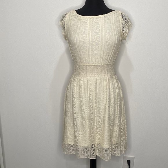 Charlotte Russe | Dresses | Cream Colored Lace Dress With Cap Sleeves ...